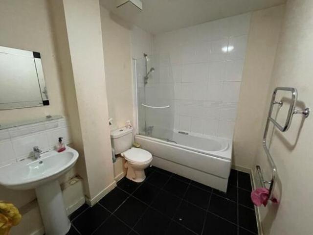 2 bedroom flat for rent in Kingswood Place, BH2