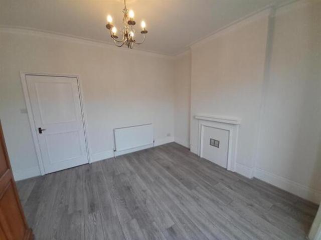 2 bedroom flat for rent in Kingwood Road, Fulham, London, SW6