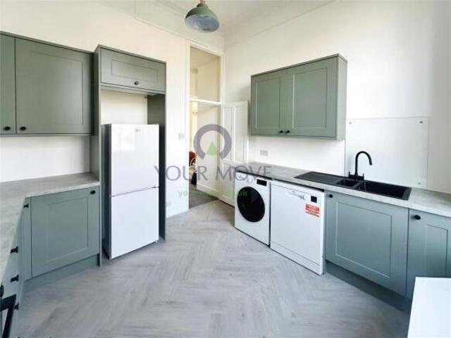 2 bedroom flat for rent in Kidbrooke Grove, London, SE3