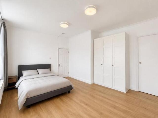 2 bedroom flat for rent in Kilburn High Road, London, NW6 2QJ, NW6
