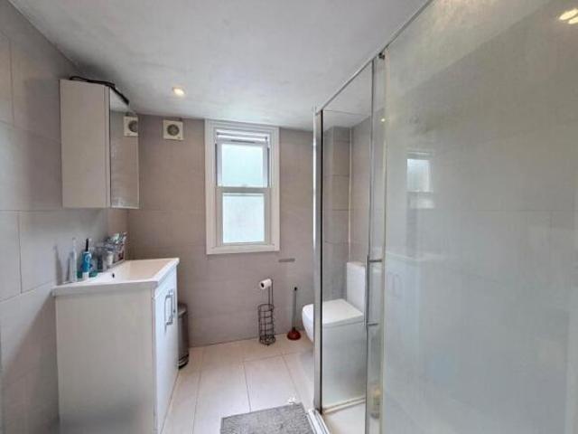 2 bedroom flat for rent in Kilmaine Road, London, SW6