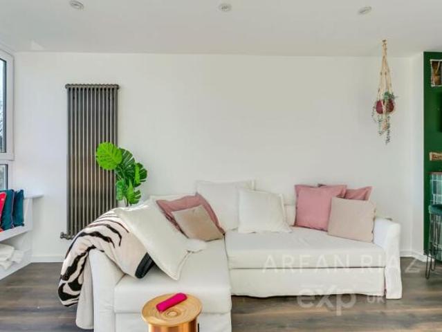 2 bedroom flat for rent in Kiln Place, Gospel Oak, London, NW5