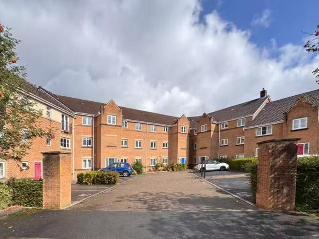 2 bedroom flat for rent in Kirkhill Grange, Westhoughton, Bolt.