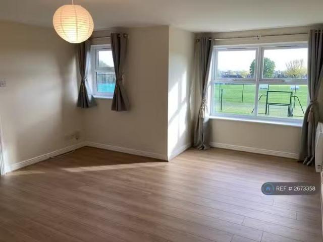 2 bedroom flat for rent in Kirkland Drive, Enfield, EN2