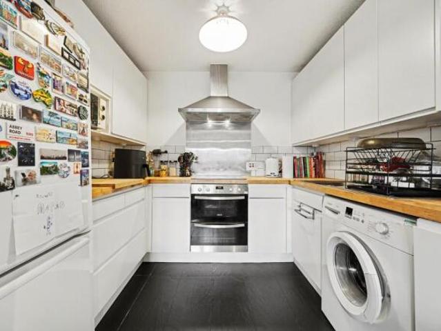 2 bedroom flat for rent in Kiver Road, London, N19