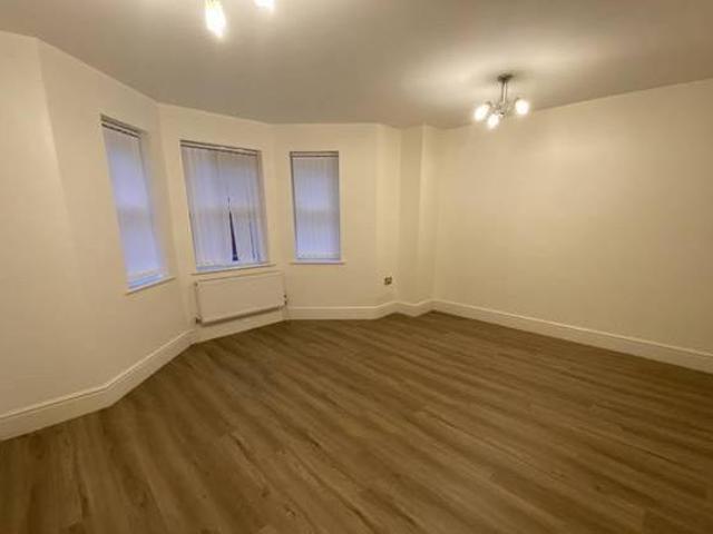 2 bedroom flat for rent in Knyveton Road Bournemouth Dorset BH1
