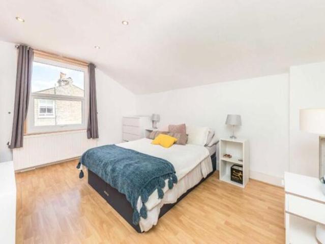 2 bedroom flat for rent in Kyrle Road, Battersea, SW11