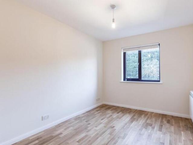 2 bedroom flat for rent in Lambert Court, Bushey Grove Road, WD23