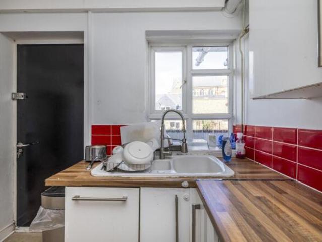 2 bedroom flat for rent in Lambert Road London SW2