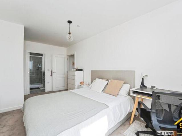 2 bedroom flat for rent in Lamington Heights, London, E14