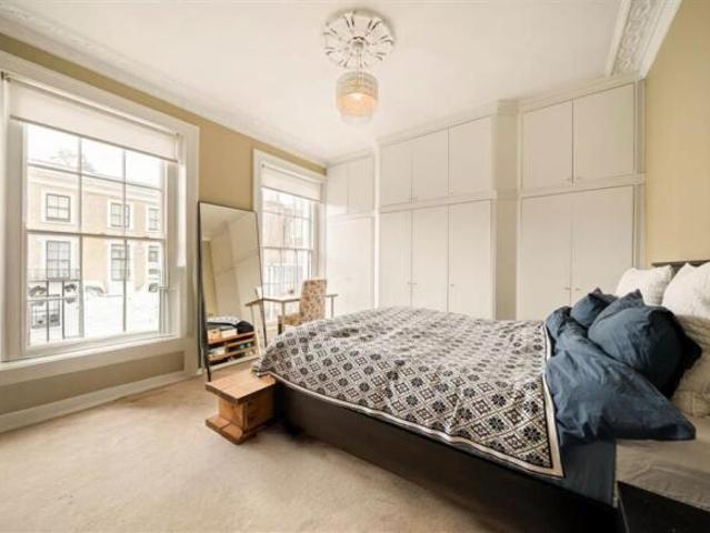 2 bedroom flat for rent in Lamont Road, London, SW10