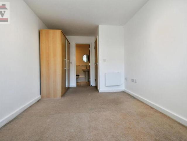 2 bedroom flat for rent in Lanadron Close, Isleworth, TW7