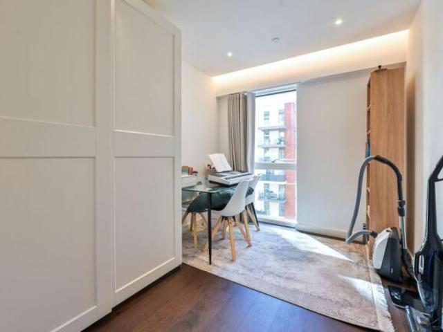 2 bedroom flat for rent in Lanchester Way, Vauxhall, SW11