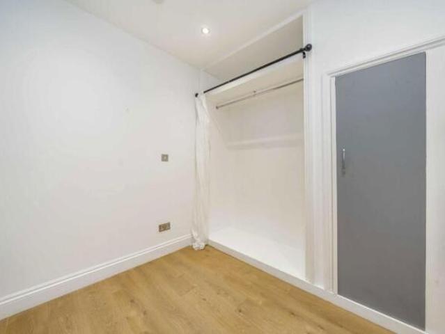 2 bedroom flat for rent in Landor Road, Stockwell, SW9