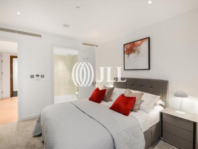2 bedroom flat for rent in Landmark Pinnacle, Marsh Wall, E14