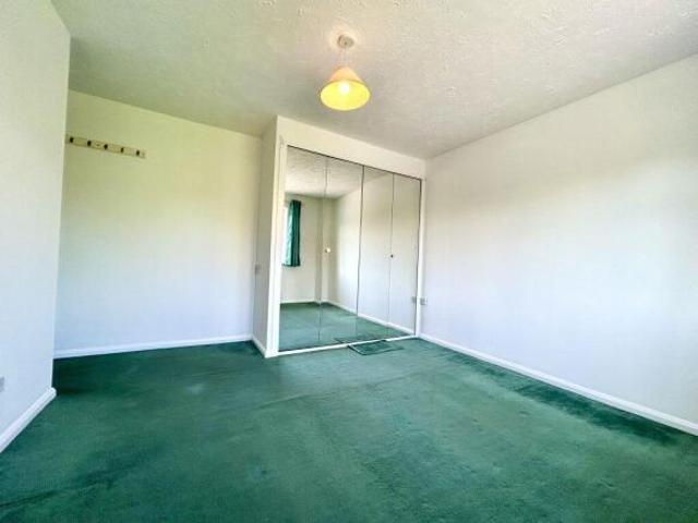 2 bedroom flat for rent in Langley, SL3