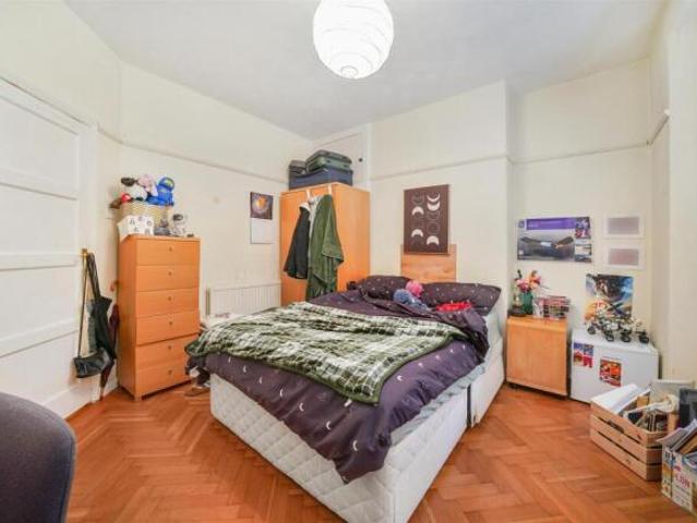 2 bedroom flat for rent in Langthorne Street, Fulham, SW6