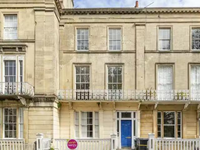 2 bedroom flat for rent in Lansdown Place, Clifton, BS8