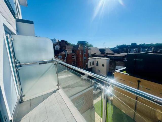 2 bedroom flat for rent in Lansdowne Lane, Bournemouth, BH1