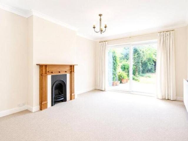 2 bedroom flat for rent in Lansdowne Road, Bromley, BR1