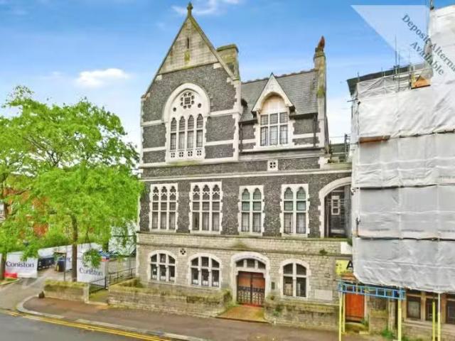 2 bedroom flat for rent in Ladywell Dover CT16