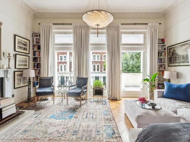 2 bedroom flat for rent in Ladbroke Gardens, Notting Hill, London W11