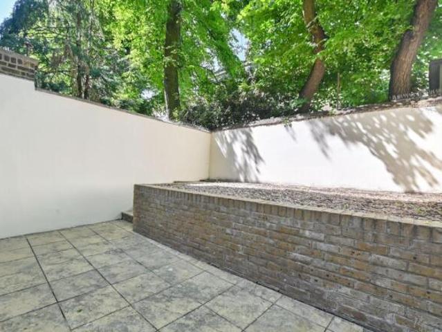 2 bedroom flat for rent in Ladbroke Grove, North Kensington, London, W10