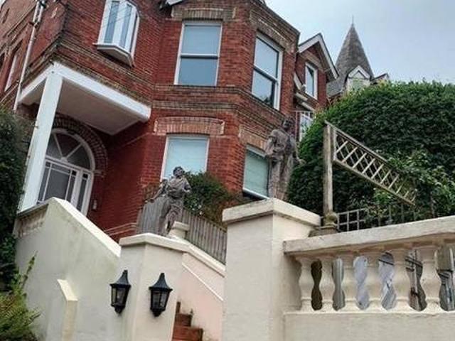 2 bedroom flat for rent in Lalbagh Poole BH14