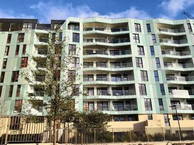 2 bedroom flat for rent in Lariat Apartments Cable Walk London SE10