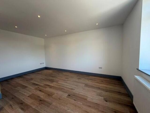 2 bedroom flat for rent in Larkfield Road, ME20