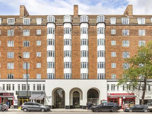 2 bedroom flat for rent in Latymer Court, Hammersmith Road, Hammersmith, W6