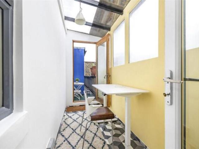 2 bedroom flat for rent in Latimer Road, North Kensington, W10