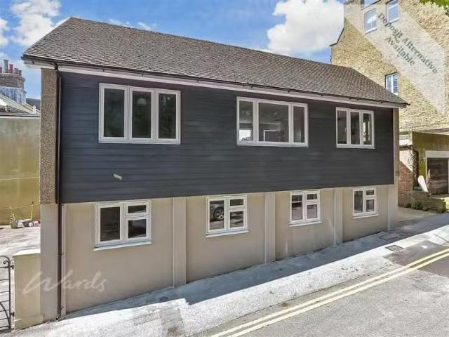 2 bedroom flat for rent in Laureston Place Dover CT16