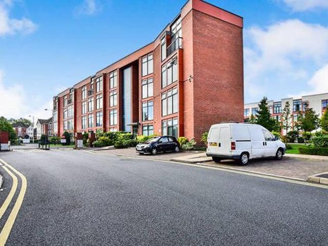 2 bedroom flat for rent in Lauriston Close Manchester M22