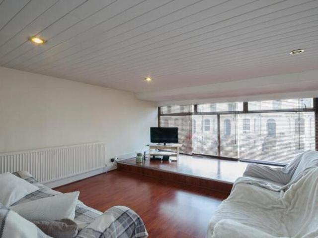 2 bedroom flat for rent in Lavender Hill, Clapham Junction, SW11