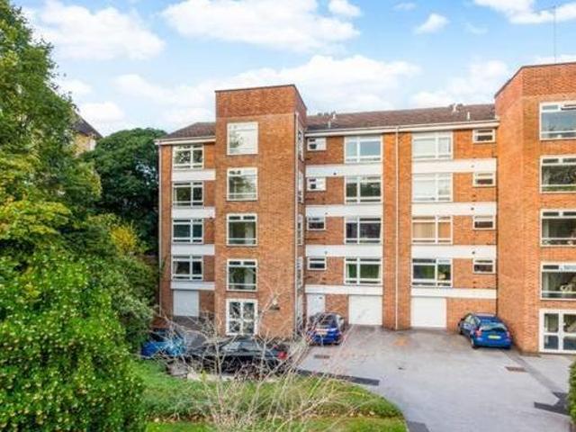 2 bedroom flat for rent in Lawn Road Guildford GU2