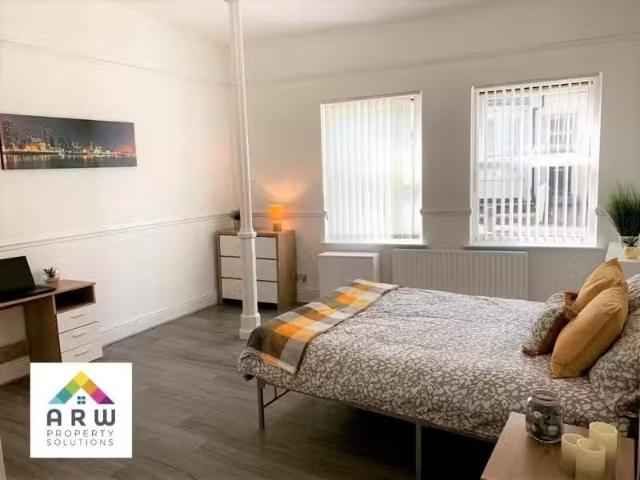 2 bedroom flat for rent in Lawrence Road, Liverpool, Merseysid.