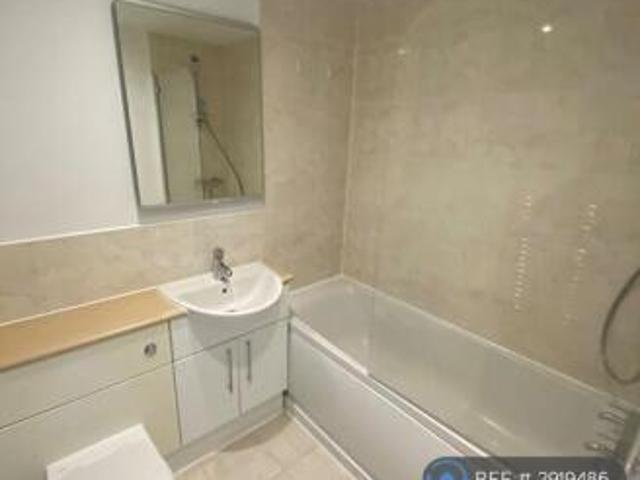 2 bedroom flat for rent in Lawrie House, London, SW19