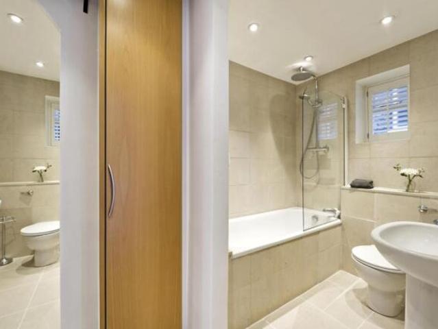 2 bedroom flat for rent in Lennox Gardens, London, SW1X