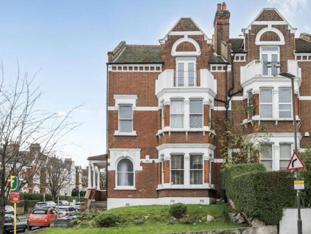 2 bedroom flat for rent in Leopold Road, Wimbledon, London, SW19