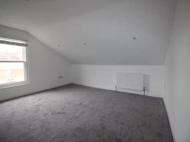 2 bedroom flat for rent in Leopold Street, Ramsgate, Kent, CT11