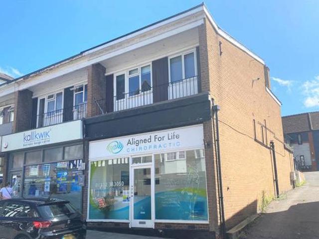 2 bedroom flat for rent in Leatherhead KT22