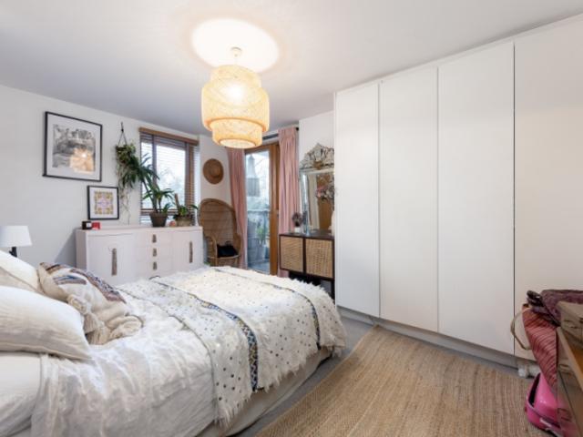2 bedroom flat for rent in Lea Bridge Road, London, E5 9UB, E5