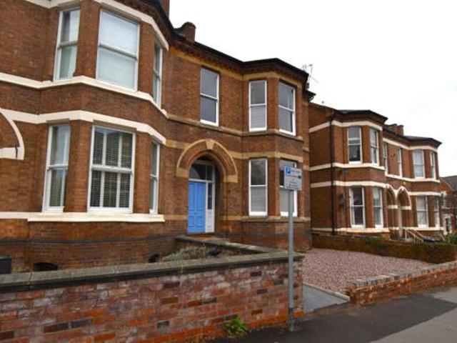 2 Bedroom Flat For Rent In Leamington Spa, Warwickshire