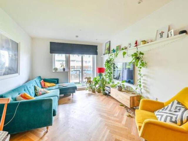 2 bedroom flat for rent in Leamore Court, Bethnal Green, London, E2