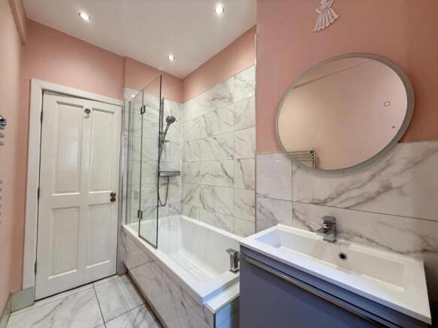 2 bedroom flat for rent in Learmonth Court, Stockbridge, Edinburgh, EH4
