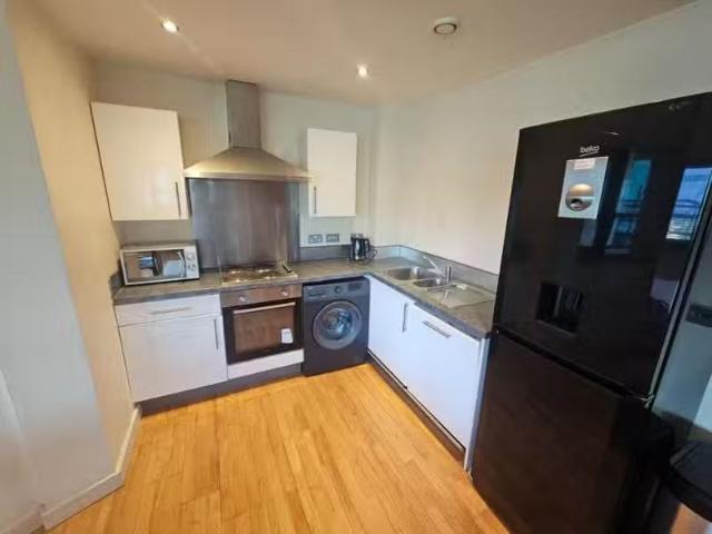 2 bedroom flat for rent in Leeds Street, The Reach, L3