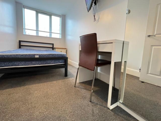 2 bedroom flat for rent in Lees Hill Street, Nottingham, Nottinghamshire, NG2