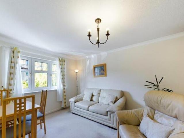 2 Bedroom Flat For Rent In Leith, Edinburgh