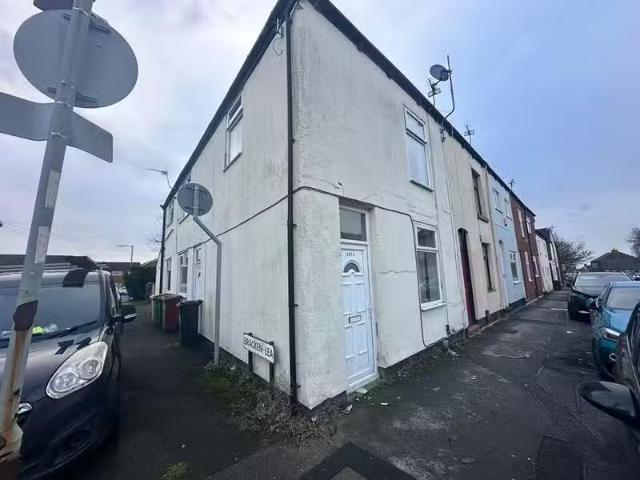 2 bedroom flat for rent in Leigh Road, Westhoughton, BL5 2JH.